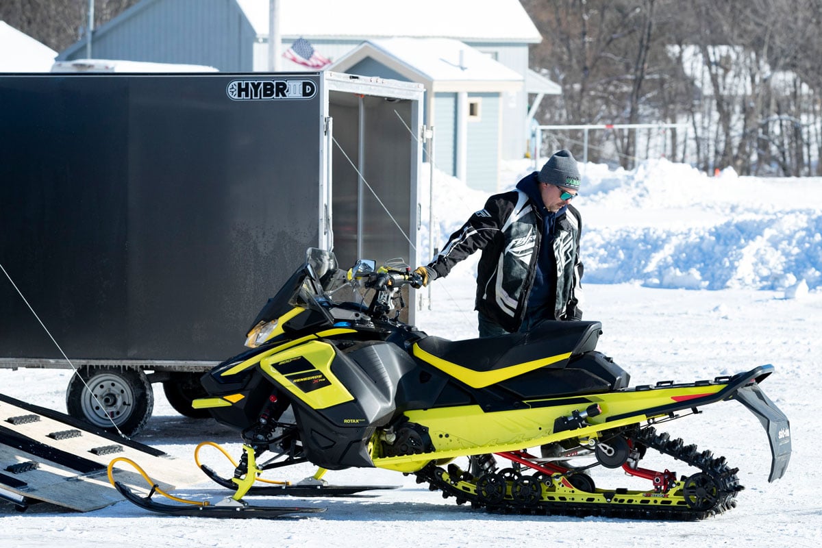 Snowmobiling in Canada: Planning a Successful Sledventure